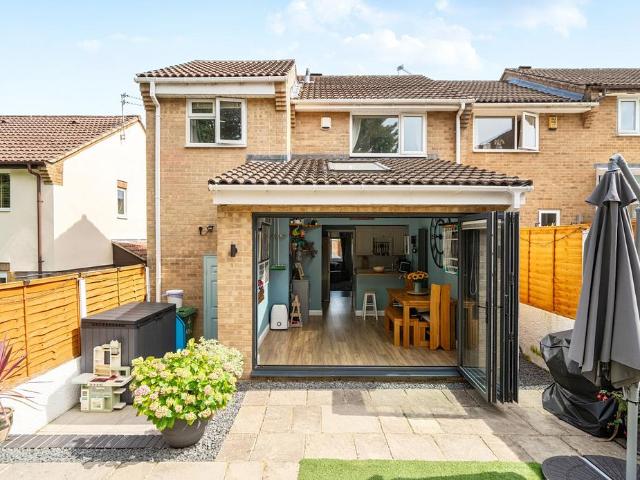 3 bedroom end of terrace house for sale