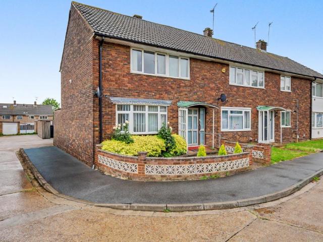 3 bedroom end of terrace house for sale