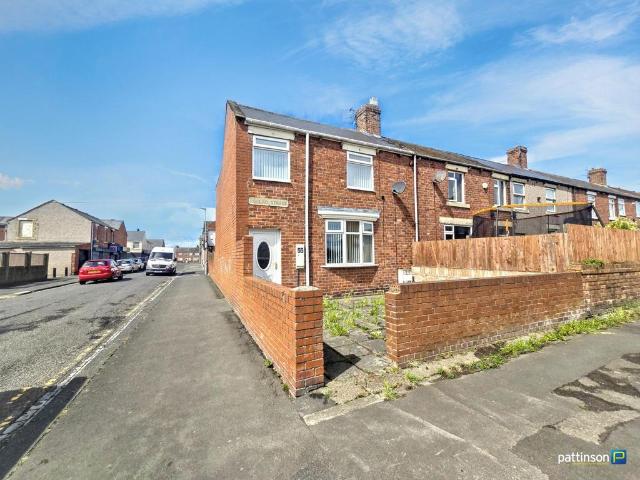 3 bedroom end of terrace house for sale