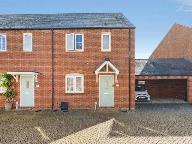 3 bedroom end of terrace house for sale