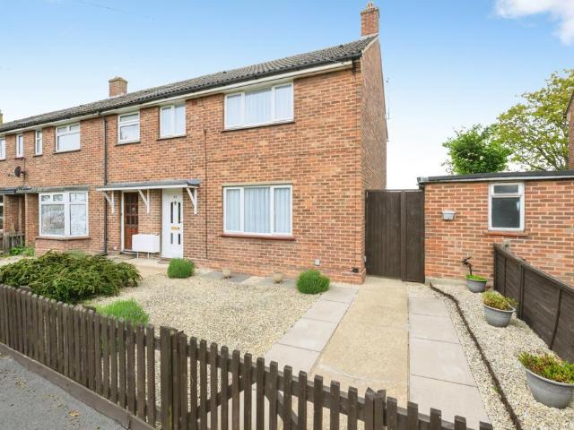 3 bedroom end of terrace house for sale