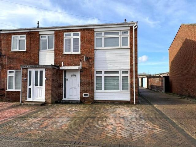 3 bedroom end of terrace house for sale