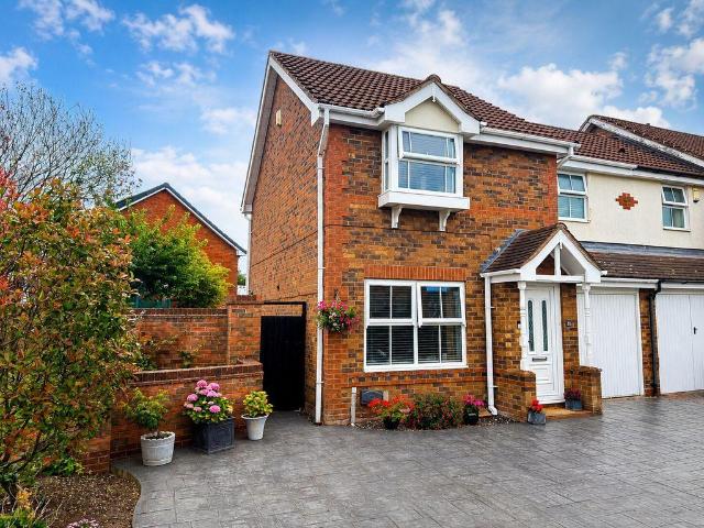 3 bedroom end of terrace house for sale