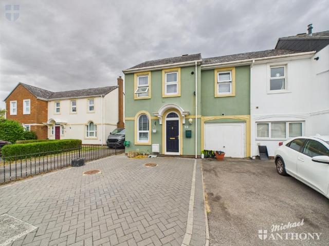 3 bedroom end of terrace house for sale