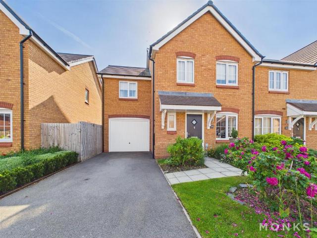 3 bedroom end of terrace house for sale