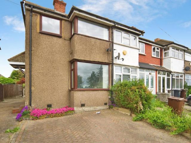 3 bedroom end of terrace house for sale