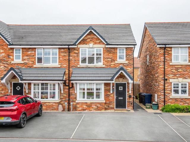 3 bedroom end of terrace house for sale