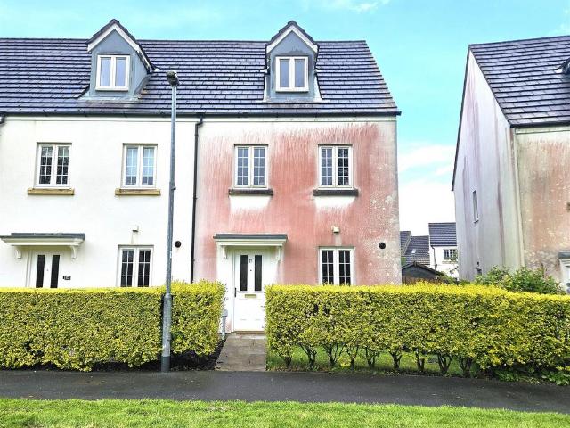 3 bedroom end of terrace house for sale