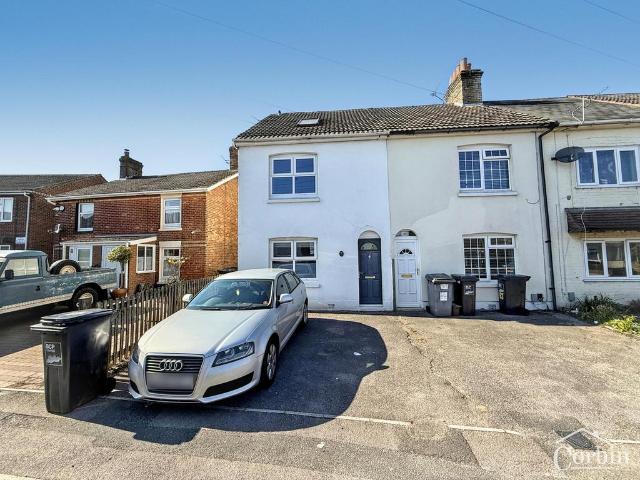4 bedroom end of terrace house for sale