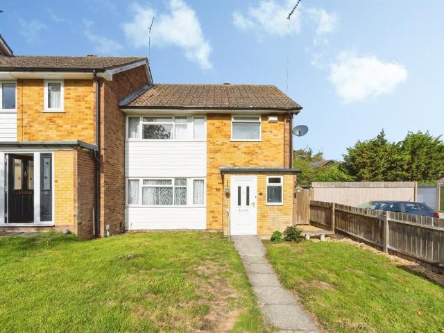 3 bedroom end of terrace house for sale