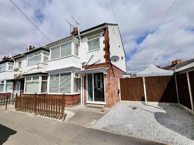 3 bedroom end of terrace house for sale