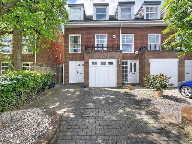 3 bedroom end of terrace house for sale