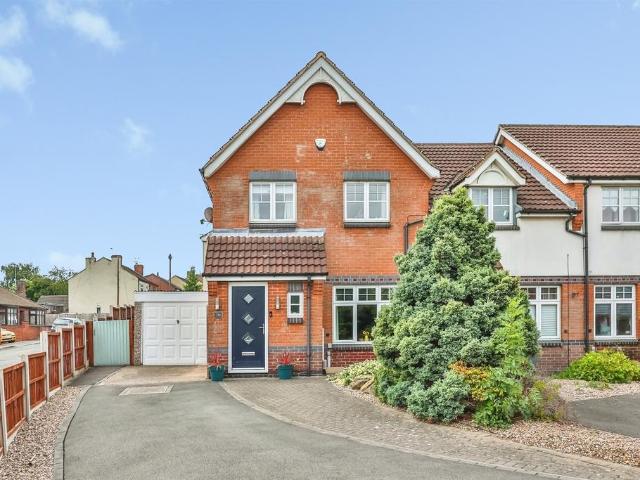 3 bedroom end of terrace house for sale