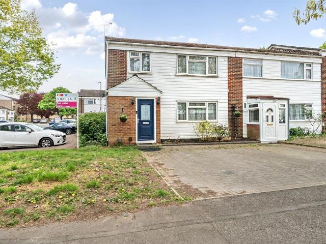 3 bedroom end of terrace house for sale