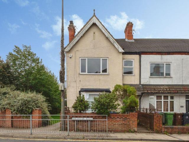3 bedroom end of terrace house for sale