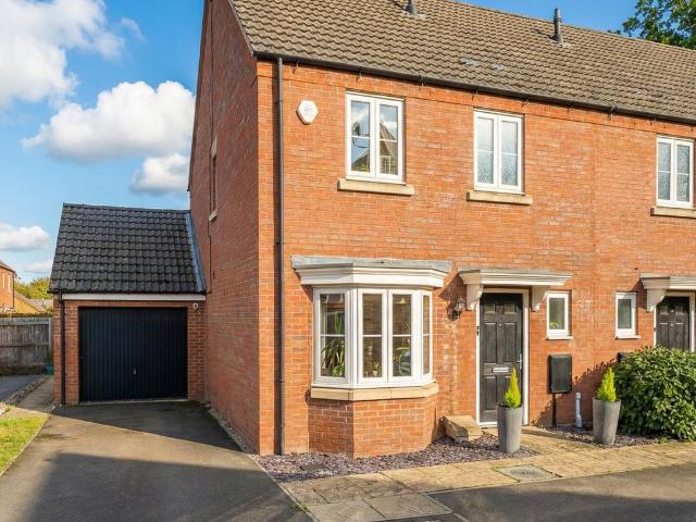 3 bedroom end of terrace house for sale