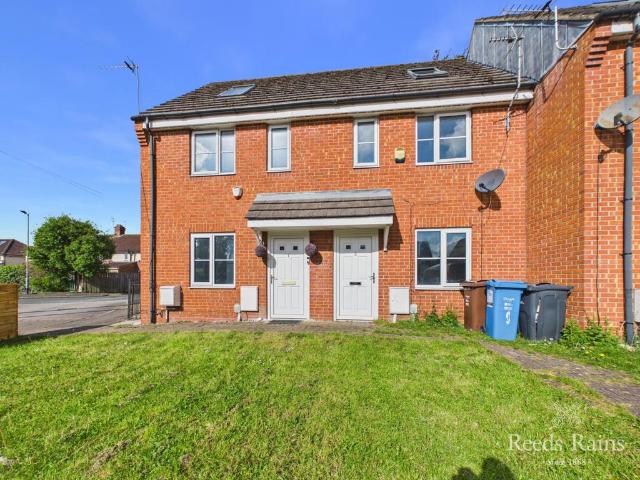 3 bedroom end of terrace house for sale