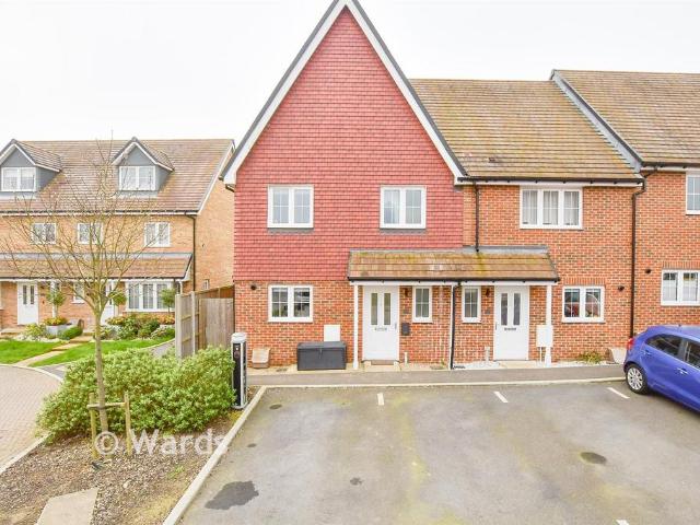 3 bedroom end of terrace house for sale