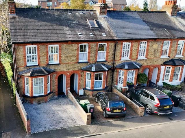 3 bedroom end of terrace house for sale