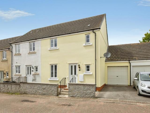3 bedroom end of terrace house for sale