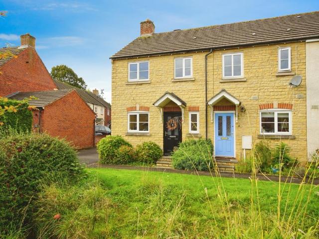 3 bedroom end of terrace house for sale