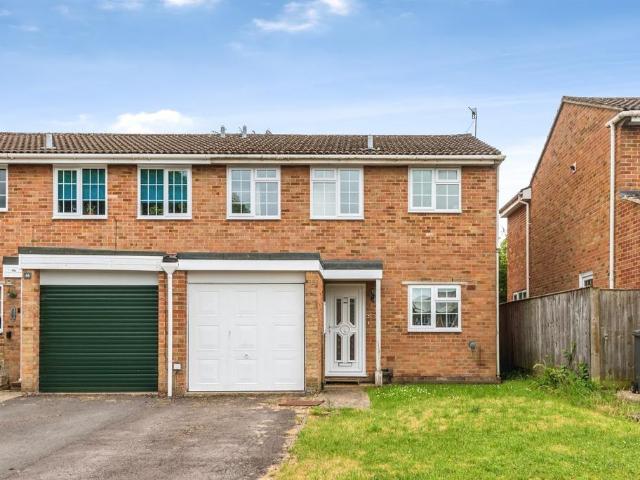 3 bedroom end of terrace house for sale