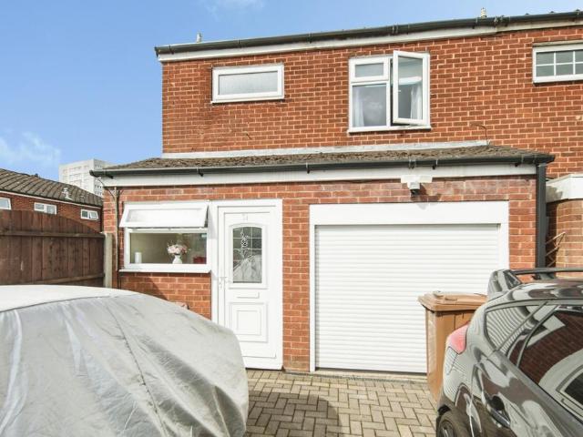 3 bedroom end of terrace house for sale