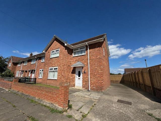 3 bedroom end of terrace house for sale