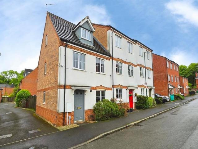 3 bedroom end of terrace house for sale