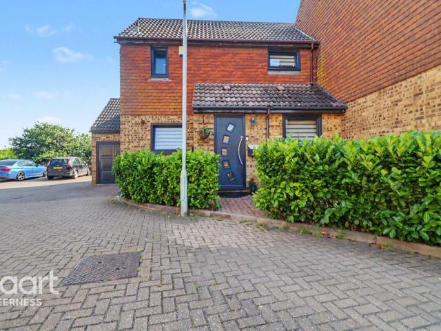 3 bedroom end of terrace house for sale