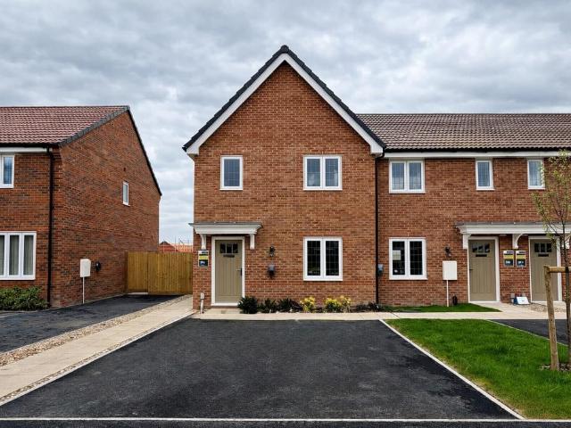 3 bedroom end of terrace house for sale