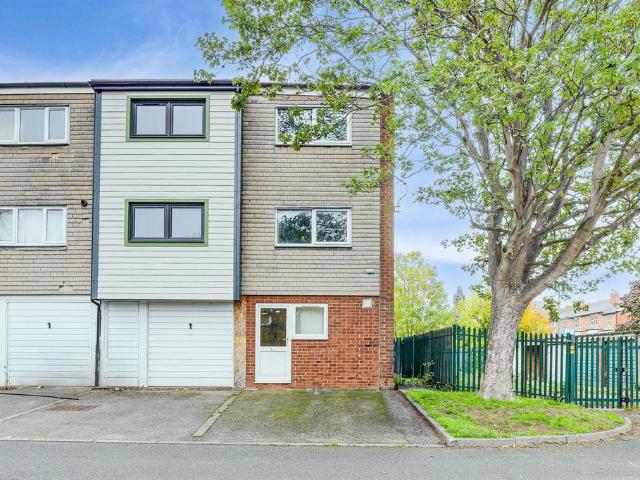 3 bedroom end of terrace house for sale