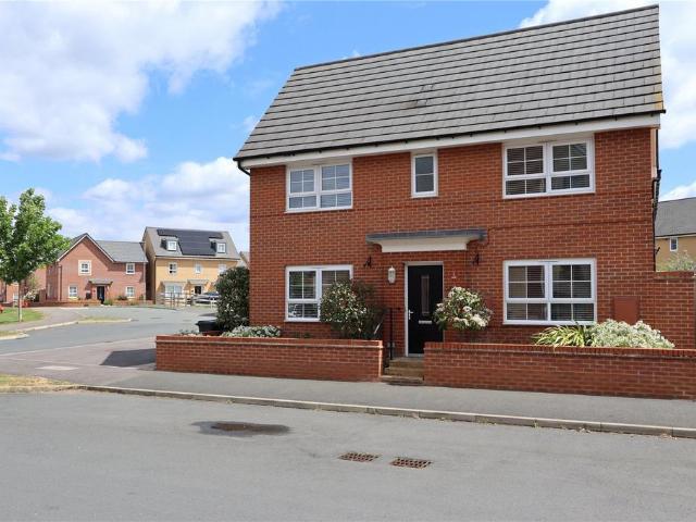 3 bedroom end of terrace house for sale