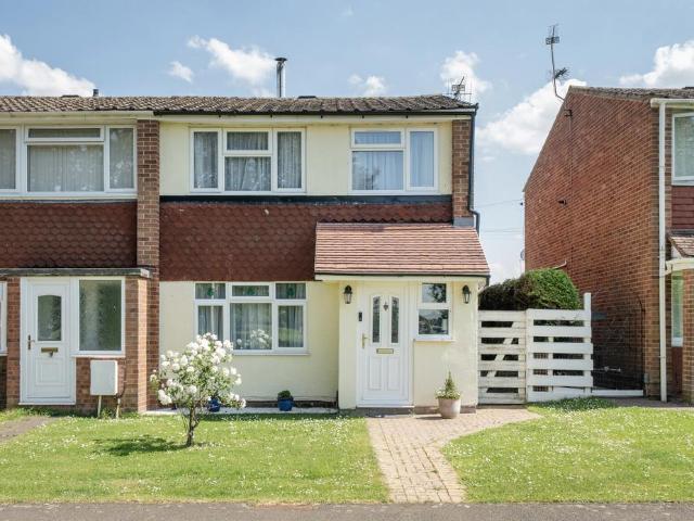 3 bedroom end of terrace house for sale
