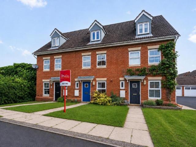 3 bedroom end of terrace house for sale