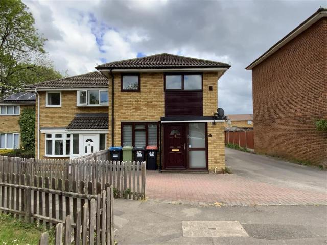 3 bedroom end of terrace house for sale