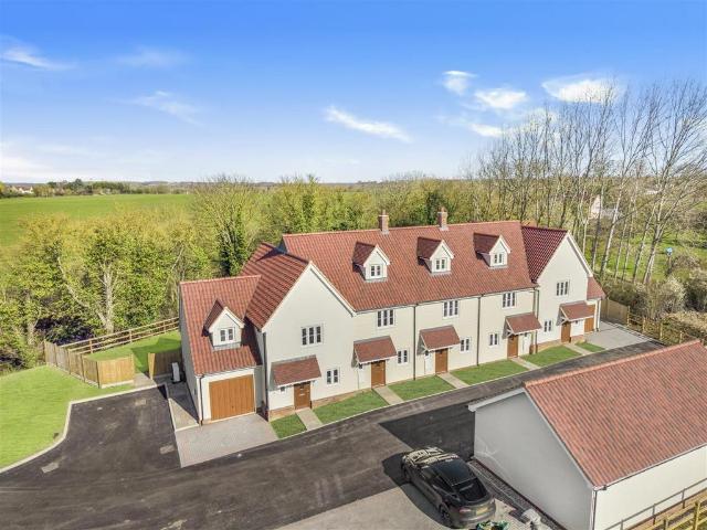 3 bedroom end of terrace house for sale