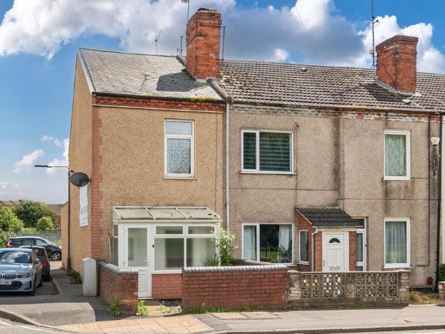 3 bedroom end of terrace house for sale