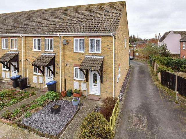 3 bedroom end of terrace house for sale
