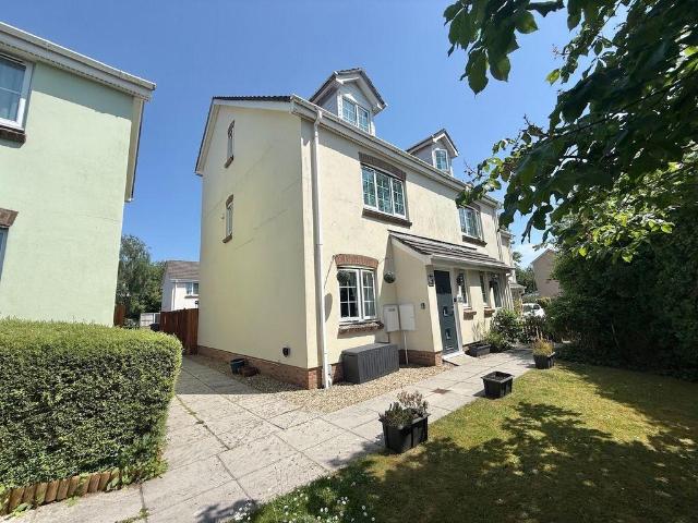 3 bedroom end of terrace house for sale