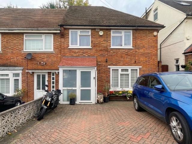 3 bedroom end of terrace house for sale