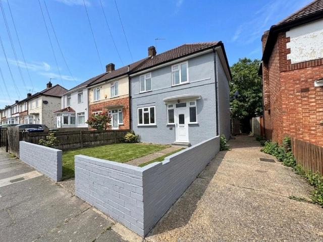 3 bedroom end of terrace house for sale