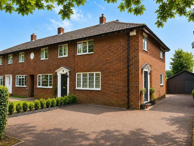 3 bedroom end of terrace house for sale