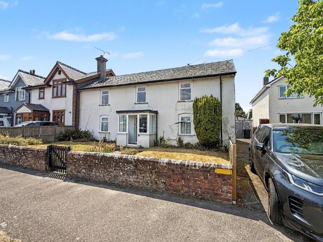 3 bedroom end of terrace house for sale