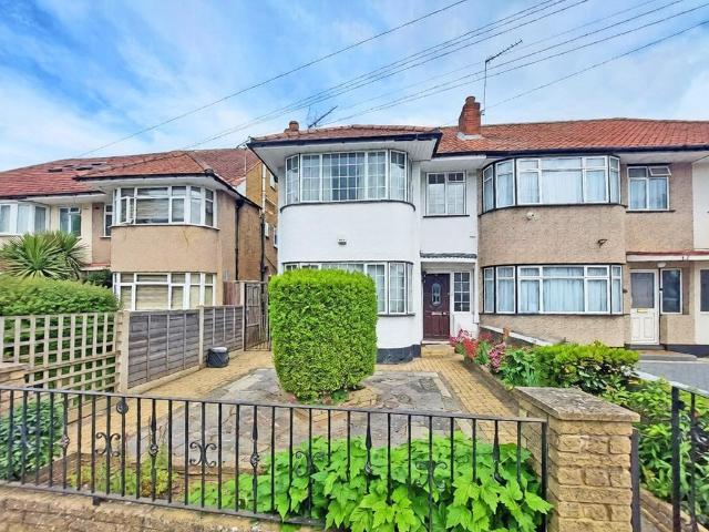 3 bedroom end of terrace house for sale