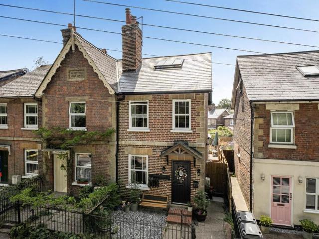 3 bedroom end of terrace house for sale