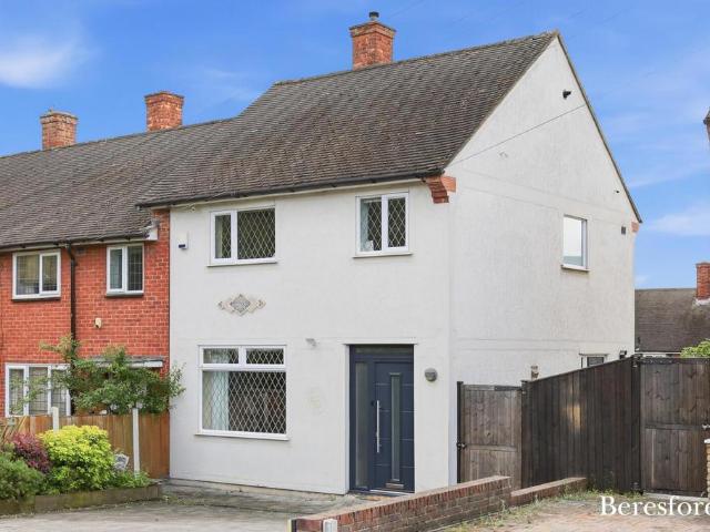 3 bedroom end of terrace house for sale
