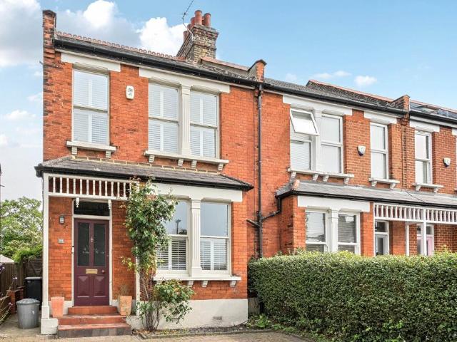 3 bedroom end of terrace house for sale
