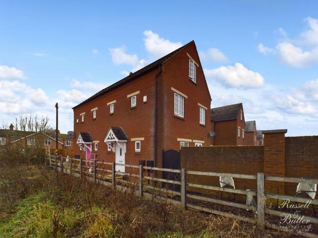 3 bedroom end of terrace house for sale
