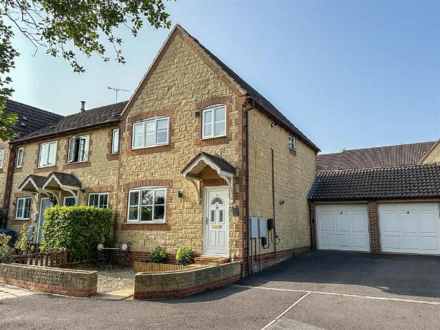 3 bedroom end of terrace house for sale